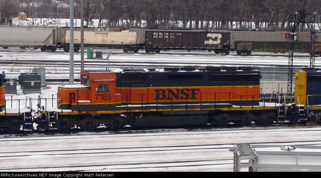 BNSF 7185